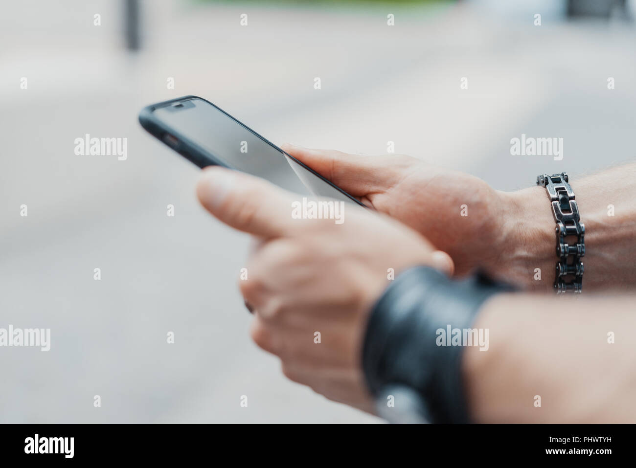 Turn off your cell phone sign hi-res stock photography and images - Alamy