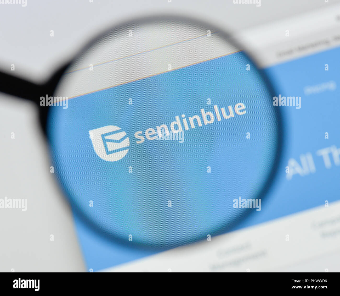 Sendinblue icon hi-res stock photography and images - Alamy