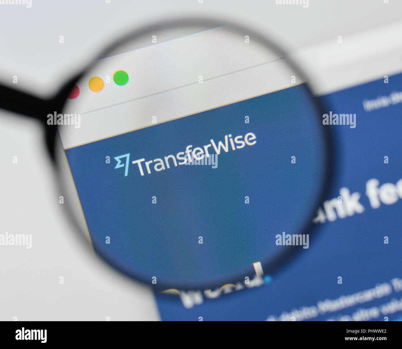 Transferwise icon hi-res stock photography and images - Alamy