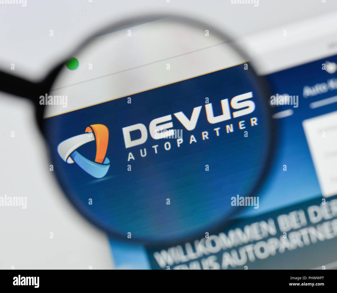 Autopartner hi-res stock photography and images - Alamy