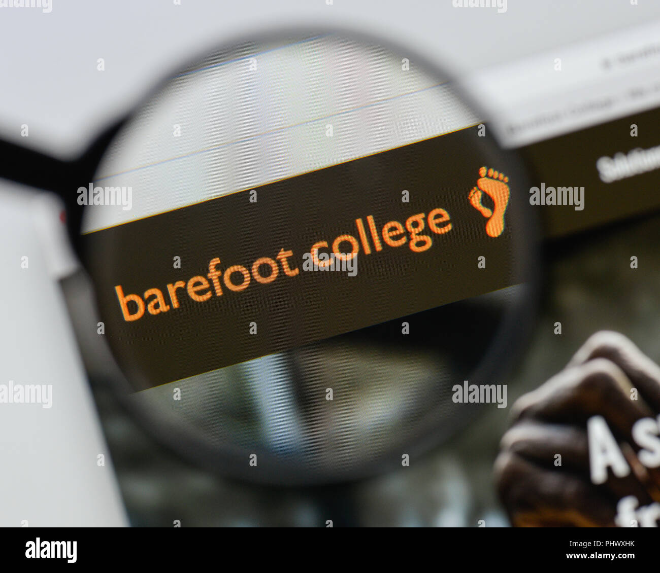 Barefoot college hi-res stock photography and images - Alamy