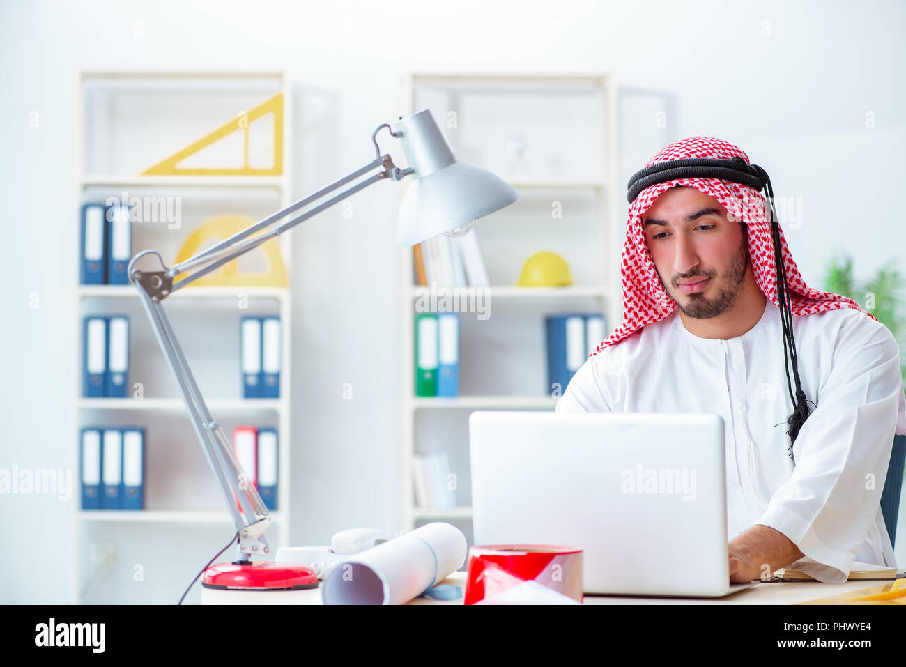 Saudi supervisor hi-res stock photography and images - Alamy