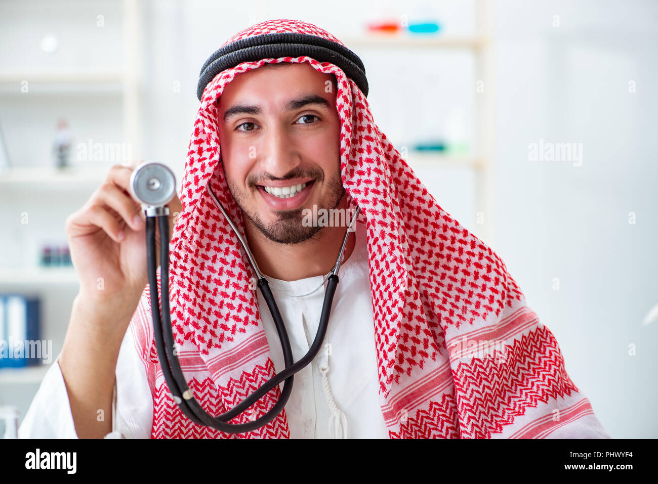 Saudi doctor hi-res stock photography and images - Alamy