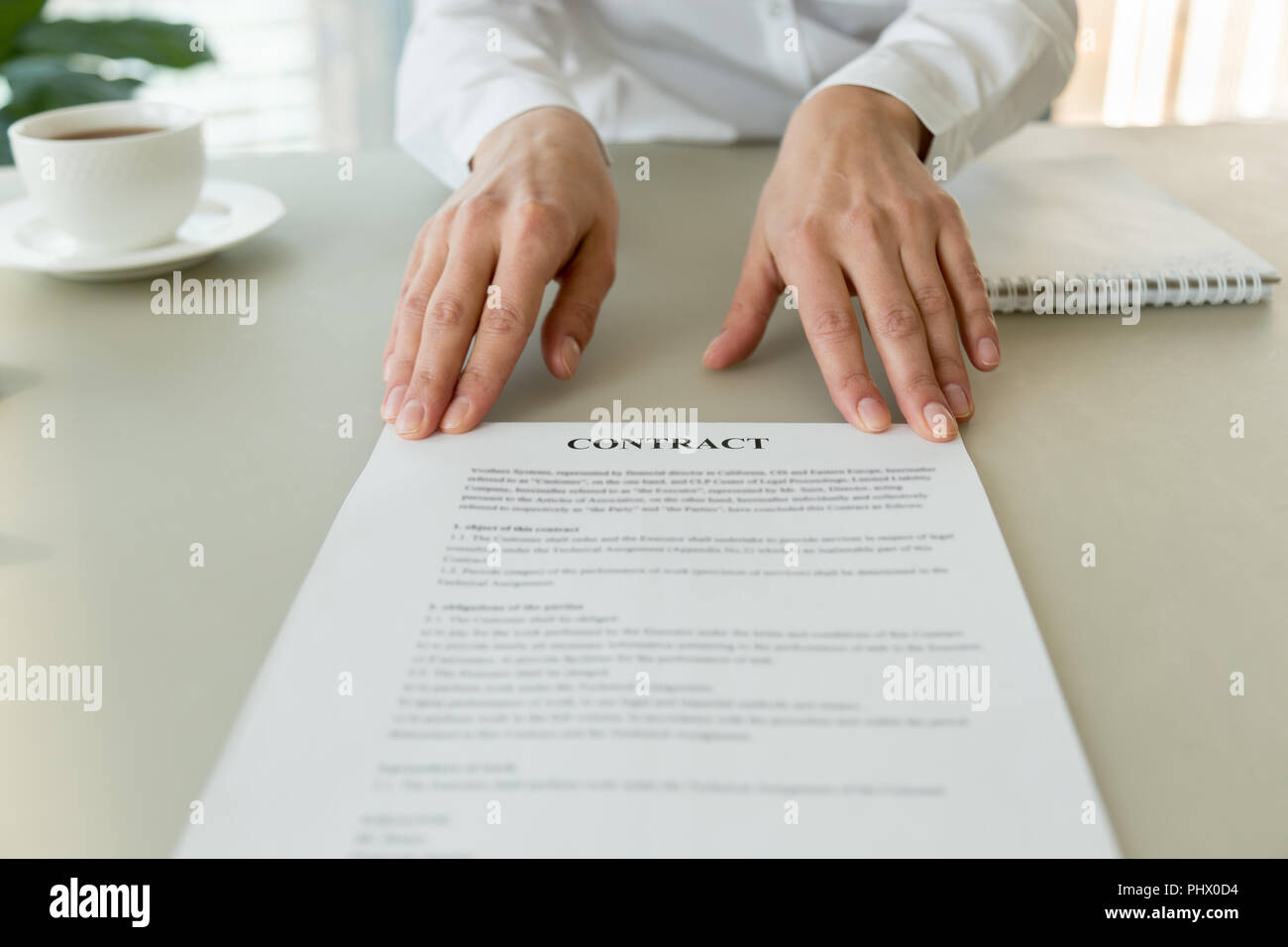 Woman signing contract close up hands hi-res stock photography and ...