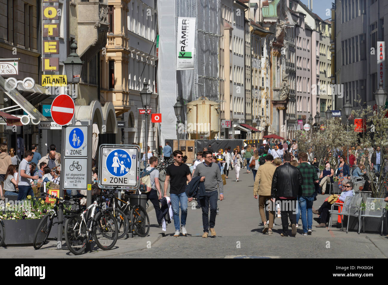 Sendlinger strasse shopping munich hi-res stock photography and images ...