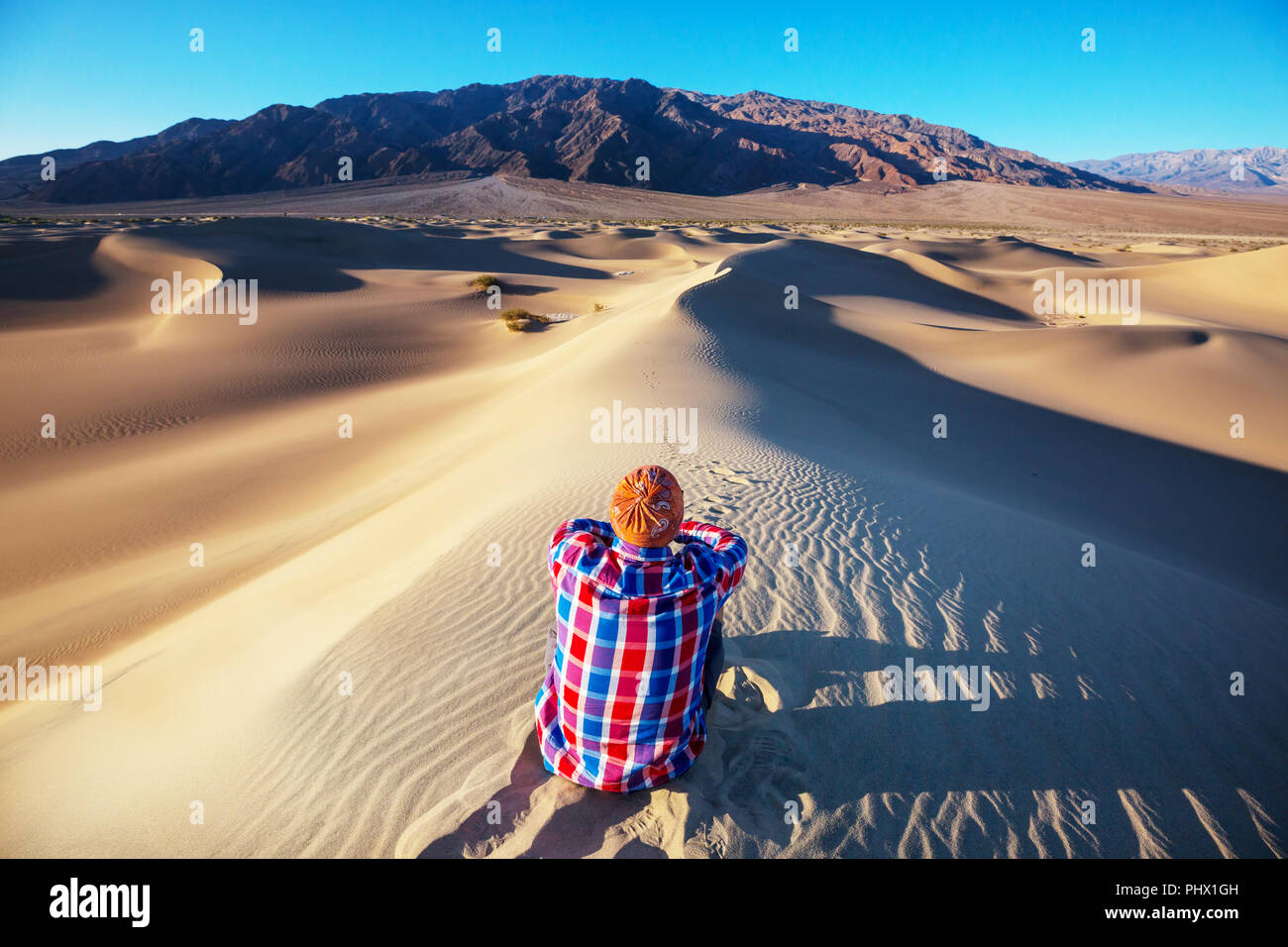 Hike in desert Stock Photo - Alamy