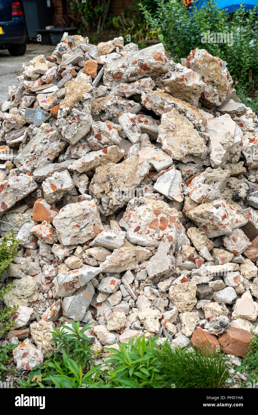 Pile of rubble Stock Photo - Alamy
