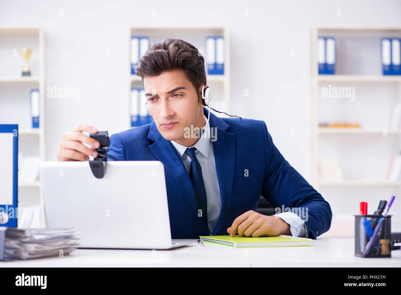 Young help desk operator hi-res stock photography and images - Alamy