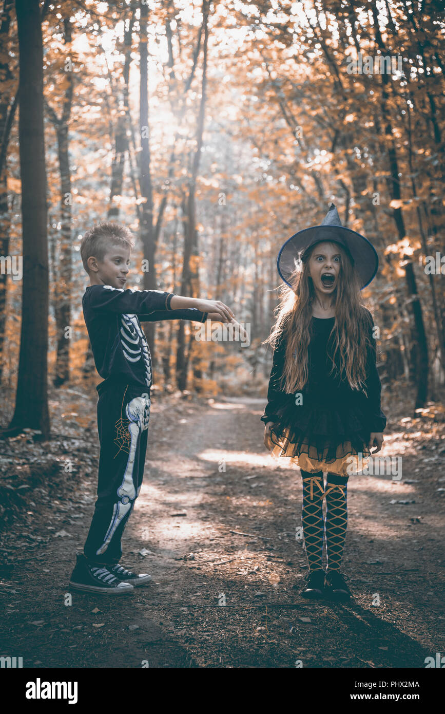 Zombie costume kids hi-res stock photography and images - Alamy