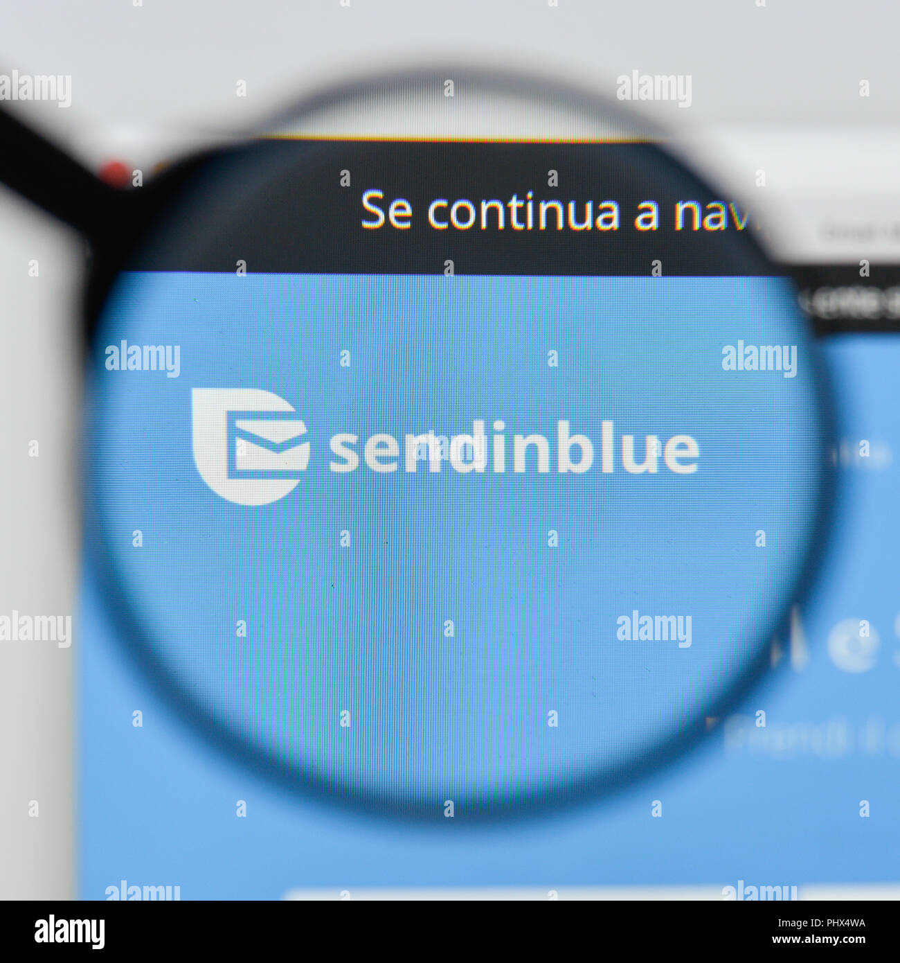 Sendinblue icon hi-res stock photography and images - Alamy