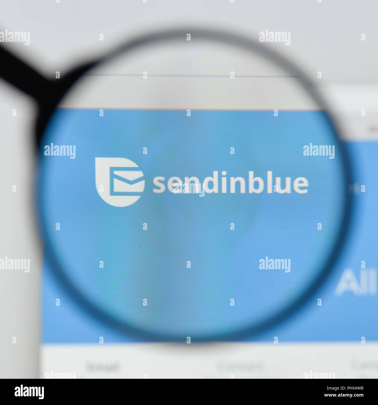 Sendinblue logo hi-res stock photography and images - Alamy