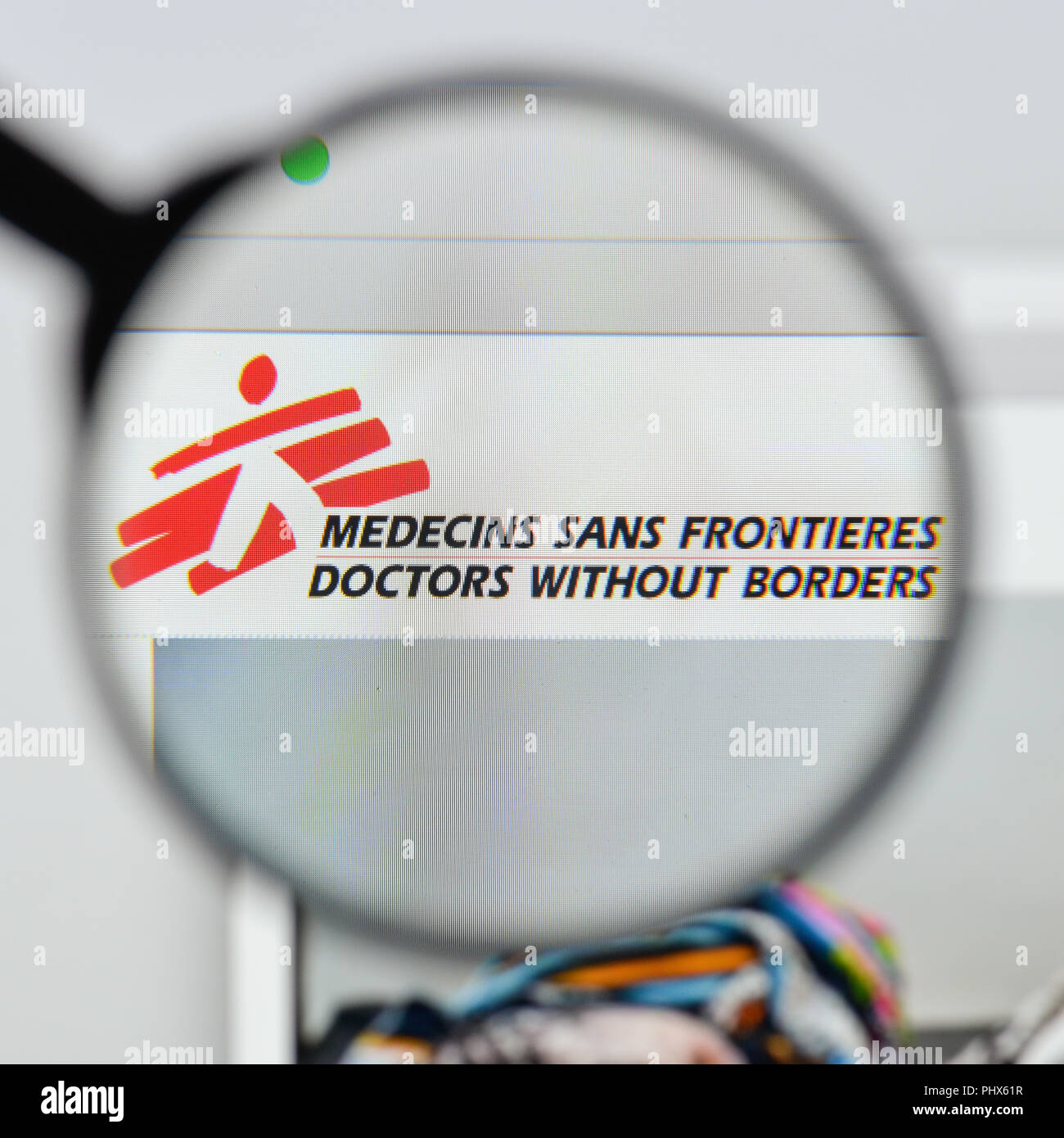 Doctors without borders logo hi-res stock photography and images - Alamy