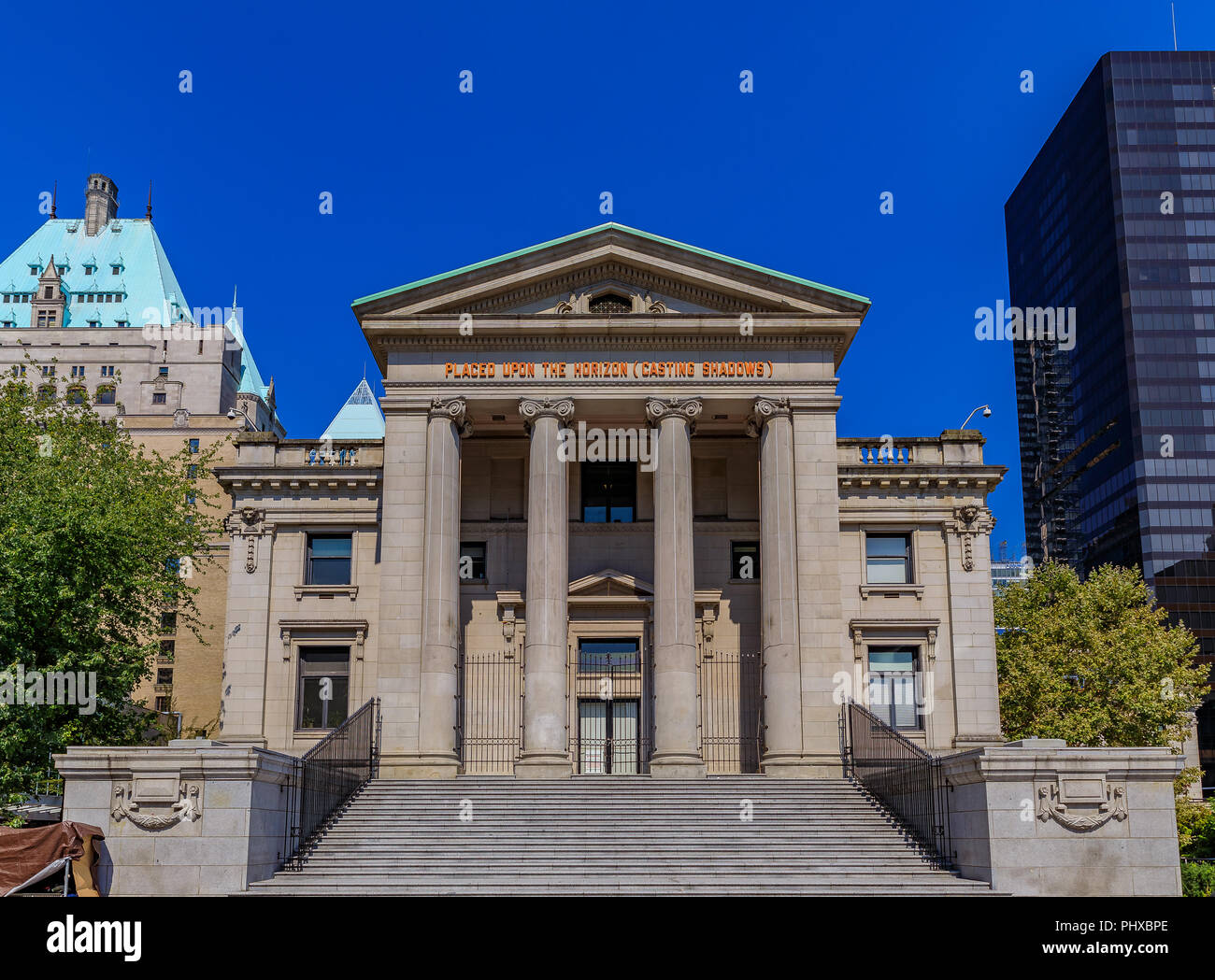 Gallery exhibit building hi-res stock photography and images - Alamy