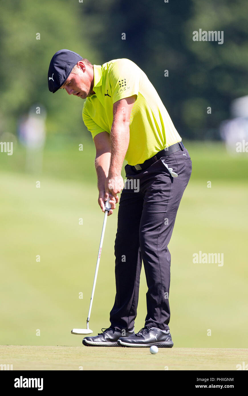 Norton, MA, USA. 2nd Sep, 2018. MA, USA; Bryson DeChambeau putts at the ...