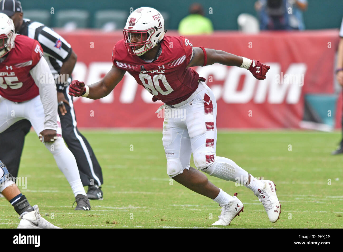 Philadelphia, Pennsylvania, USA. 1st Sep, 2018. Temple Owls defensive ...