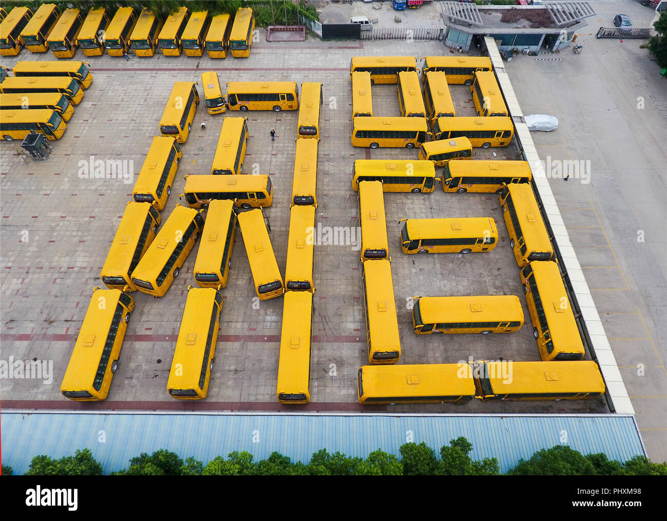 Schoolbuses hi-res stock photography and images - Alamy