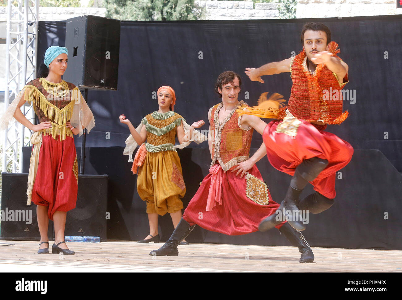 Maaser, Lebanon. 2nd Sep, 2018. Dancers perform on the national Dabke ...