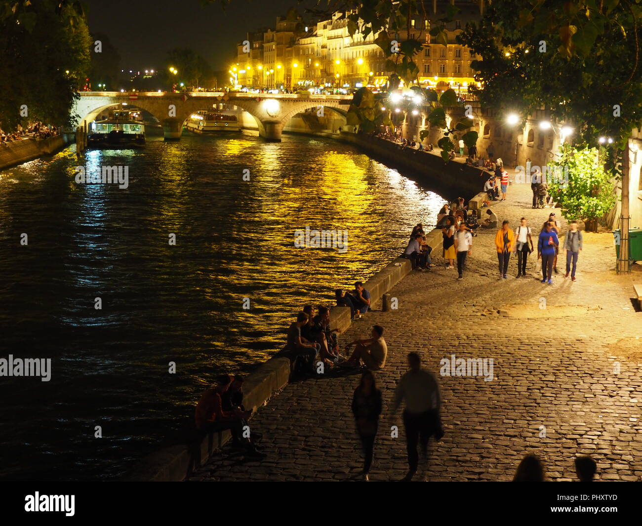 Paris France 28th Aug 2018 28 08 2018 France Paris Tourists And