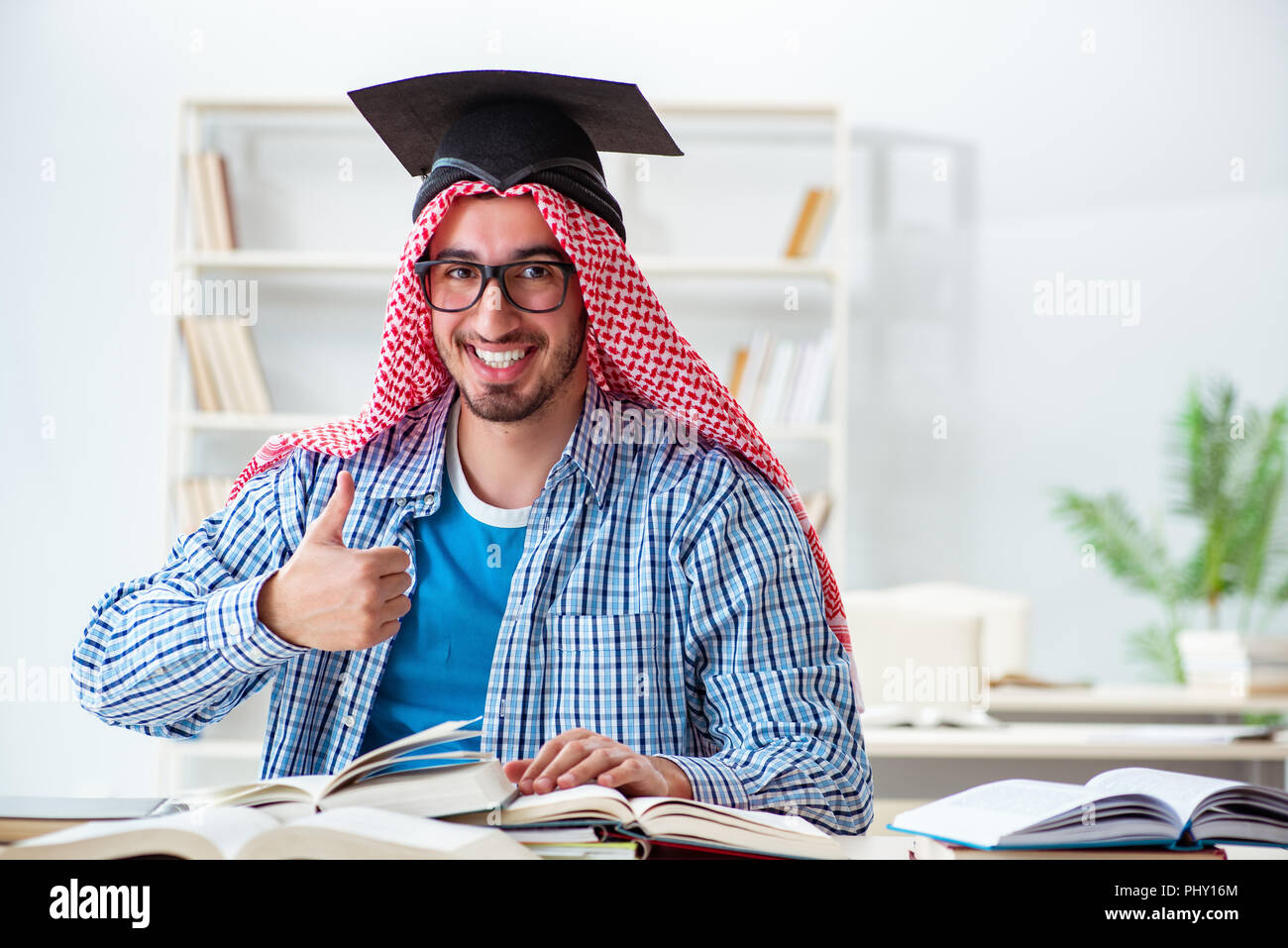 Student graduation arab hi-res stock photography and images - Alamy
