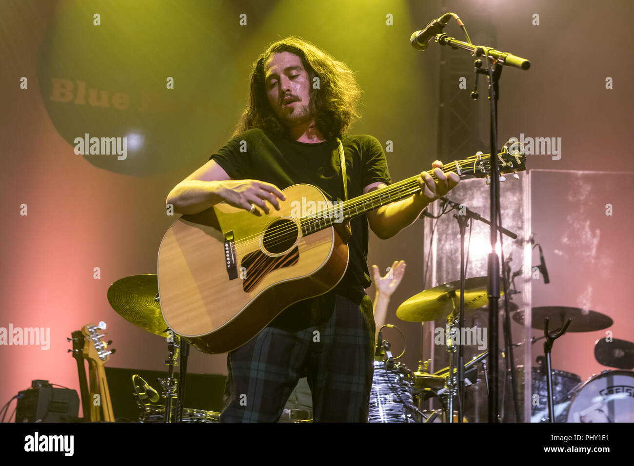 Lakeside live concert hi-res stock photography and images - Alamy