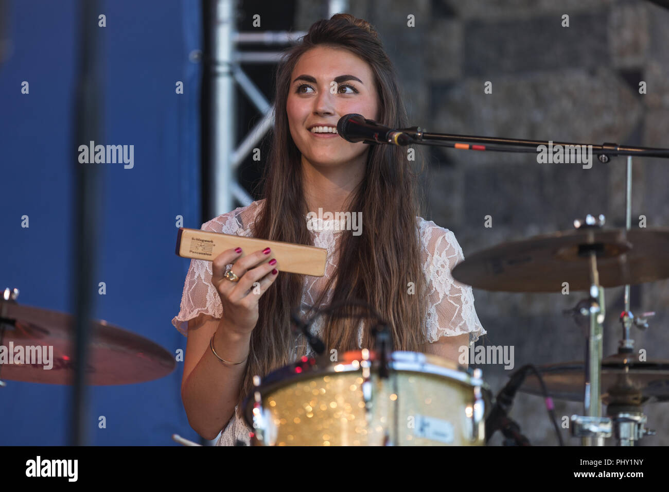 Cari cari concert hi-res stock photography and images - Alamy Cari cari concert hi-res stock photography and images - Alamy