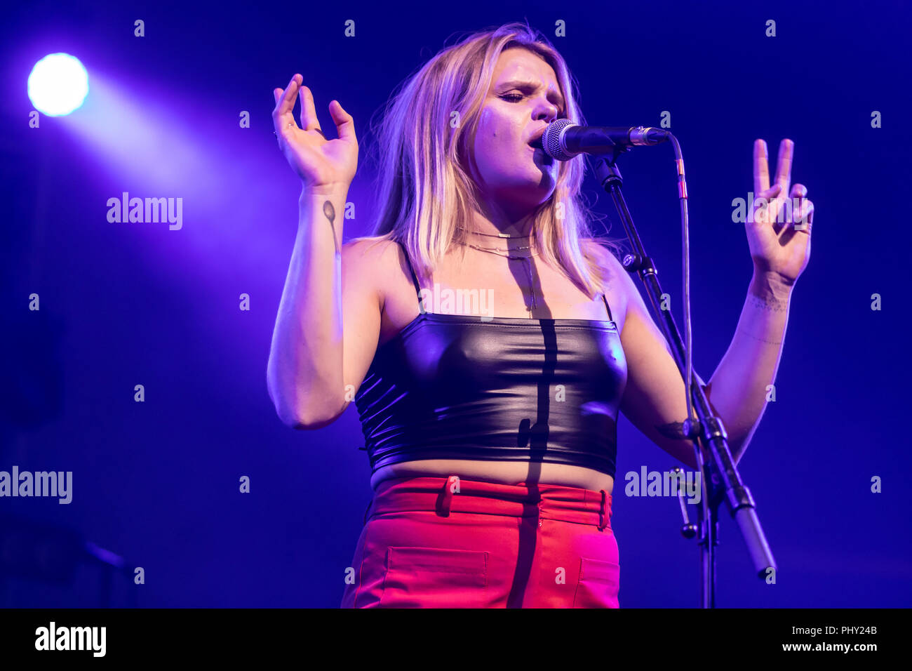 Ella rothwell hi-res stock photography and images - Alamy