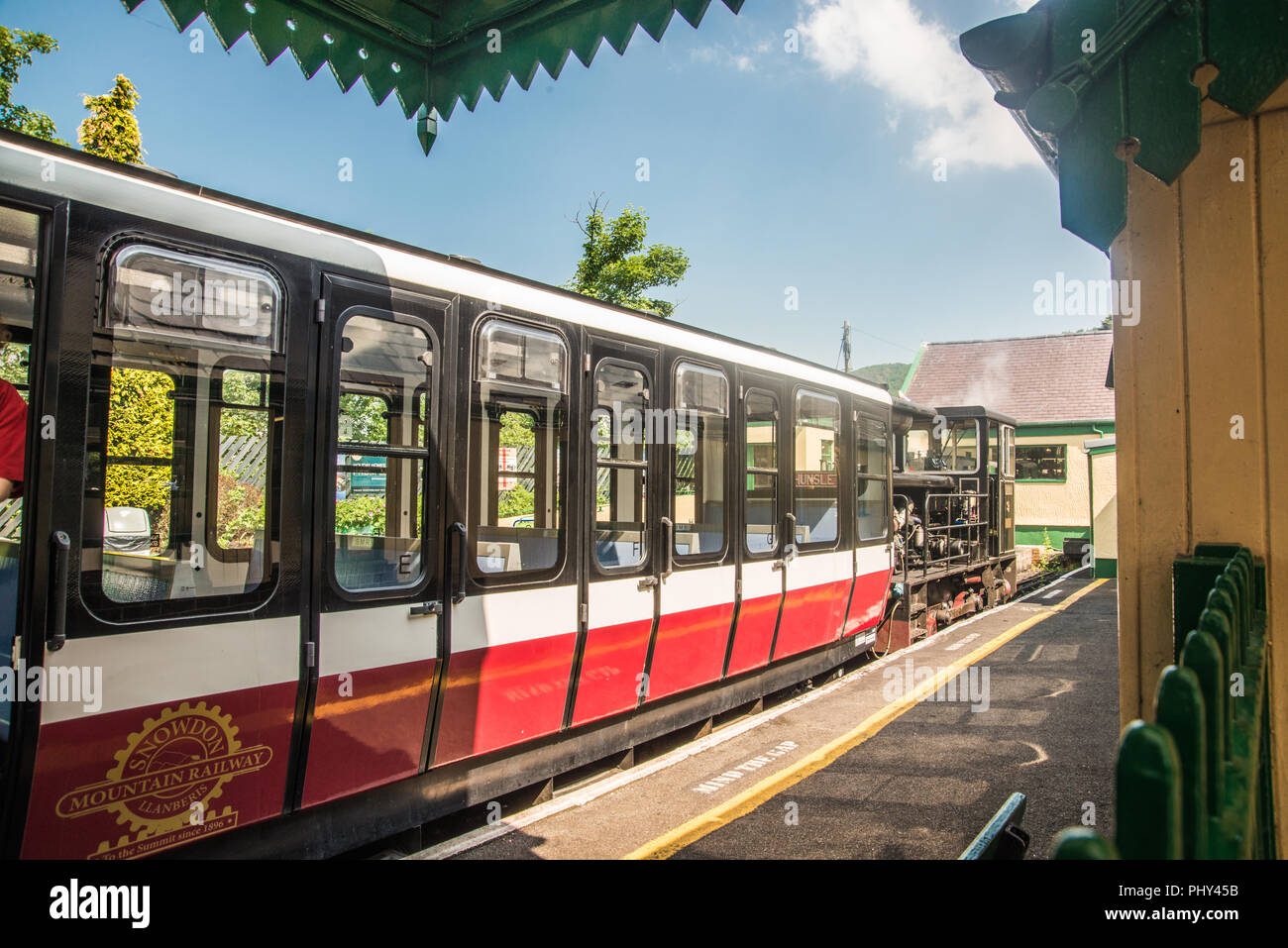 Snowdon train hi-res stock photography and images - Alamy