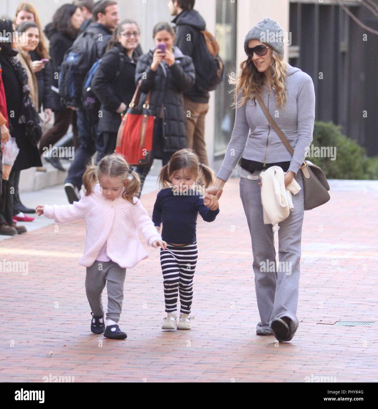 SARAH JESSICA PARKER with daughters LORETTA and TABITHA 2010 Photo By ...