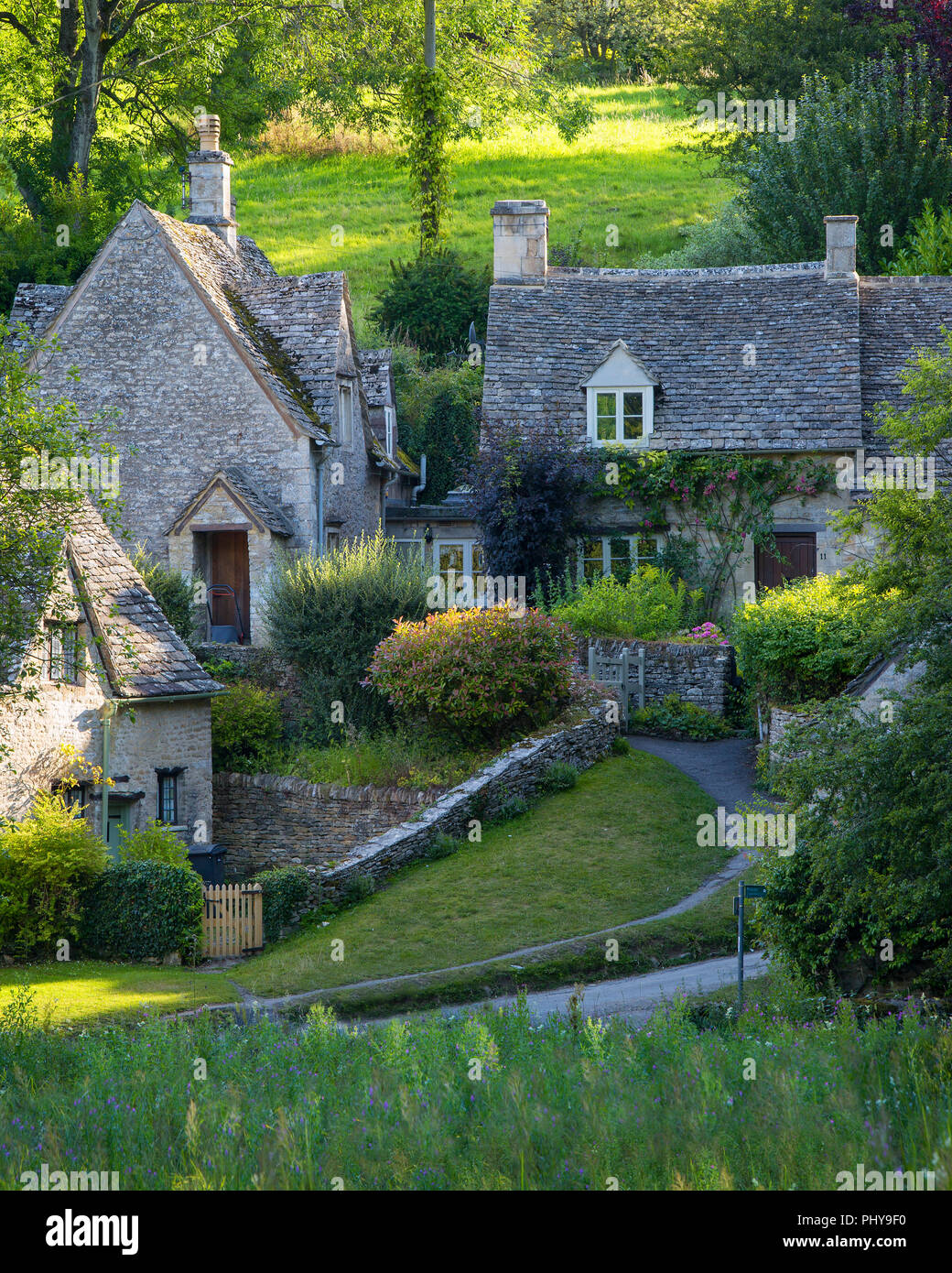The cotswolds houses bibury hi-res stock photography and images - Alamy