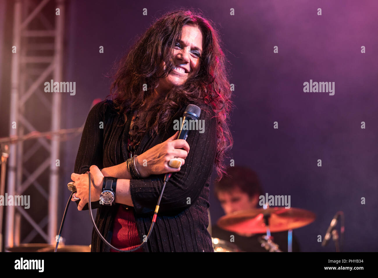 Sari Schorr High Resolution Stock Photography and Images - Alamy