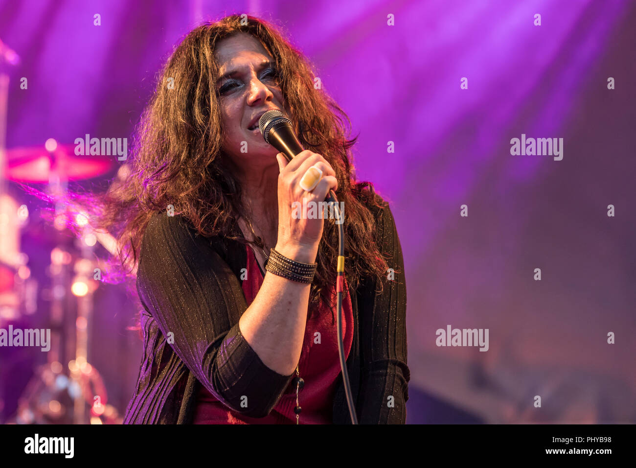 Sari schorr singer hi-res stock photography and images - Alamy