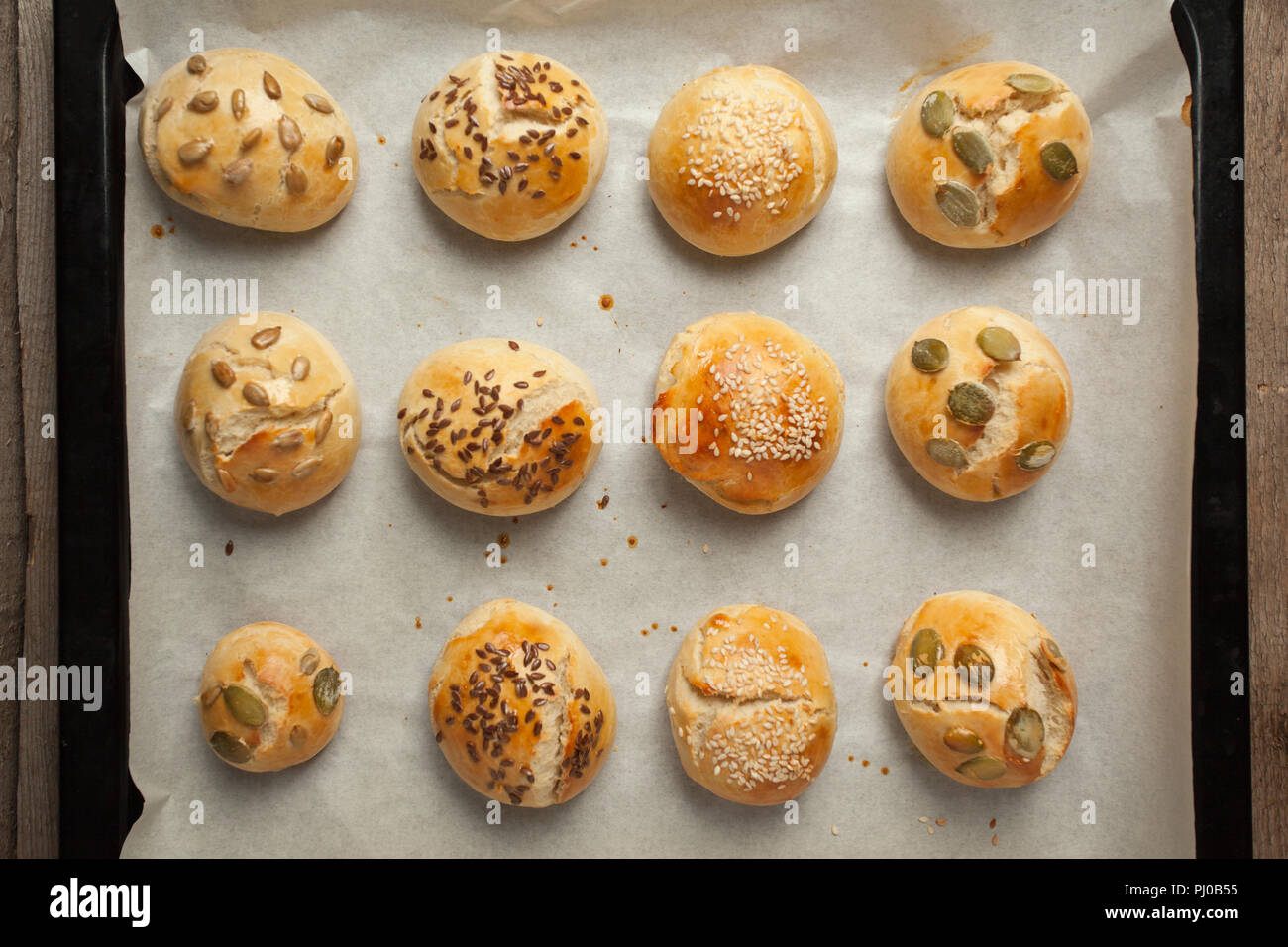 Mini burger buns hi-res stock photography and images - Alamy