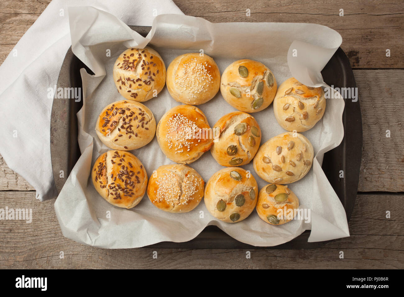 Mini burger buns hi-res stock photography and images - Alamy