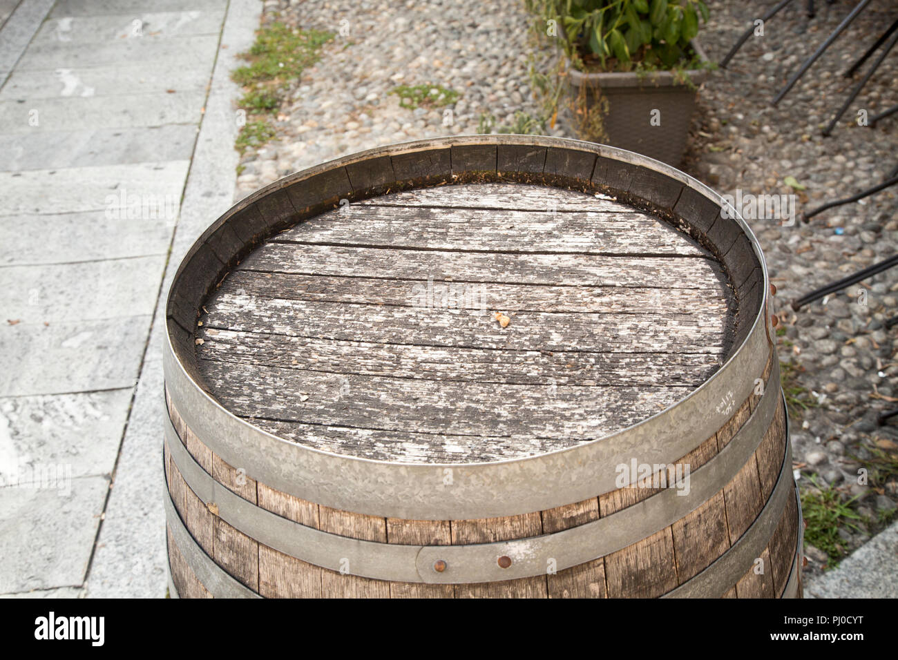 Barrel from above, close up, horizontal image Stock Photo - Alamy