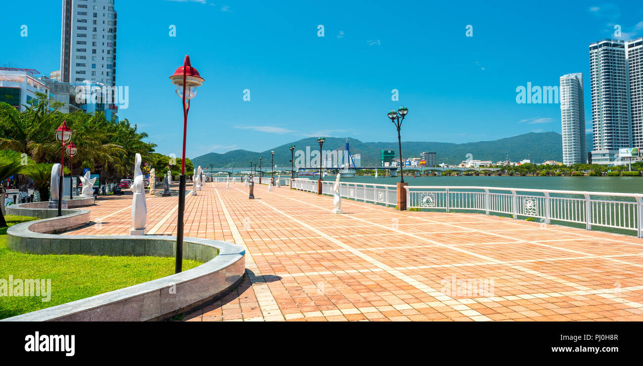 Da Nang, Vietnam - May 7, 2018: The Han River embankment - Bach Dang ...