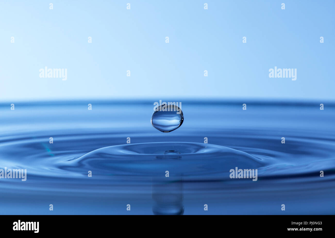 water drops splash Stock Photo - Alamy