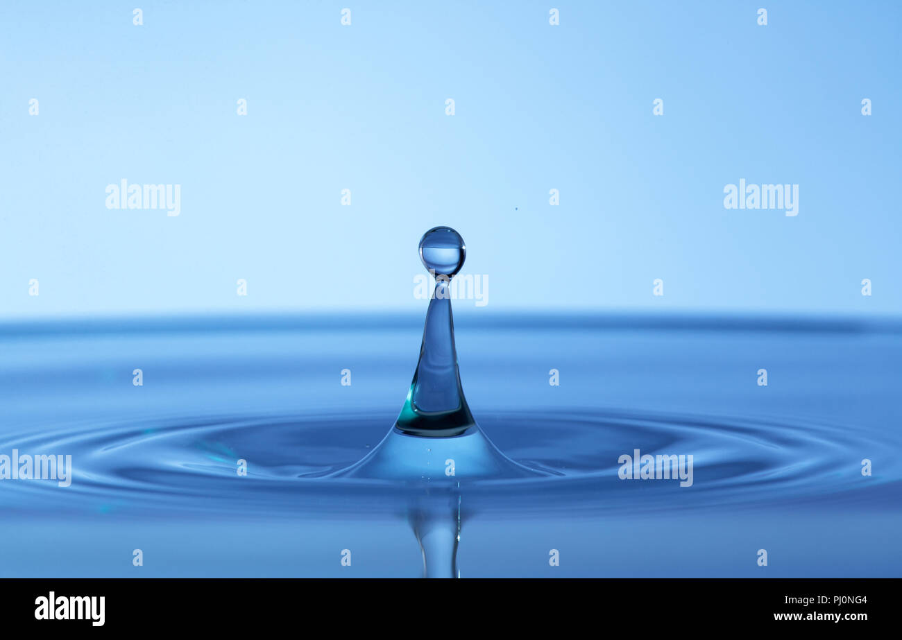 water drops splash Stock Photo - Alamy