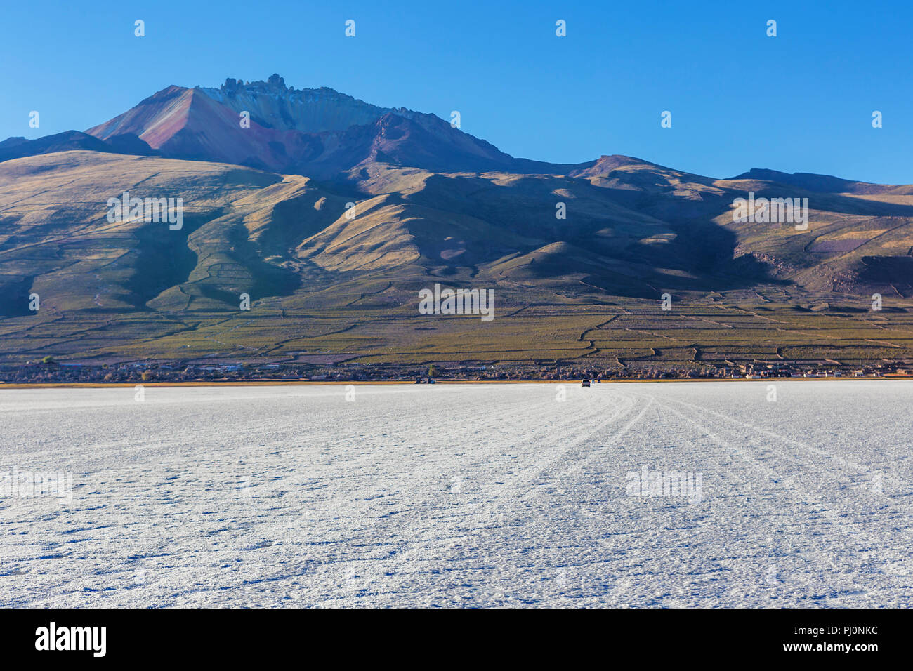 Uyuni salt flat, Salar de Uyuni, near Tahua, Potosi department, Bolivia ...