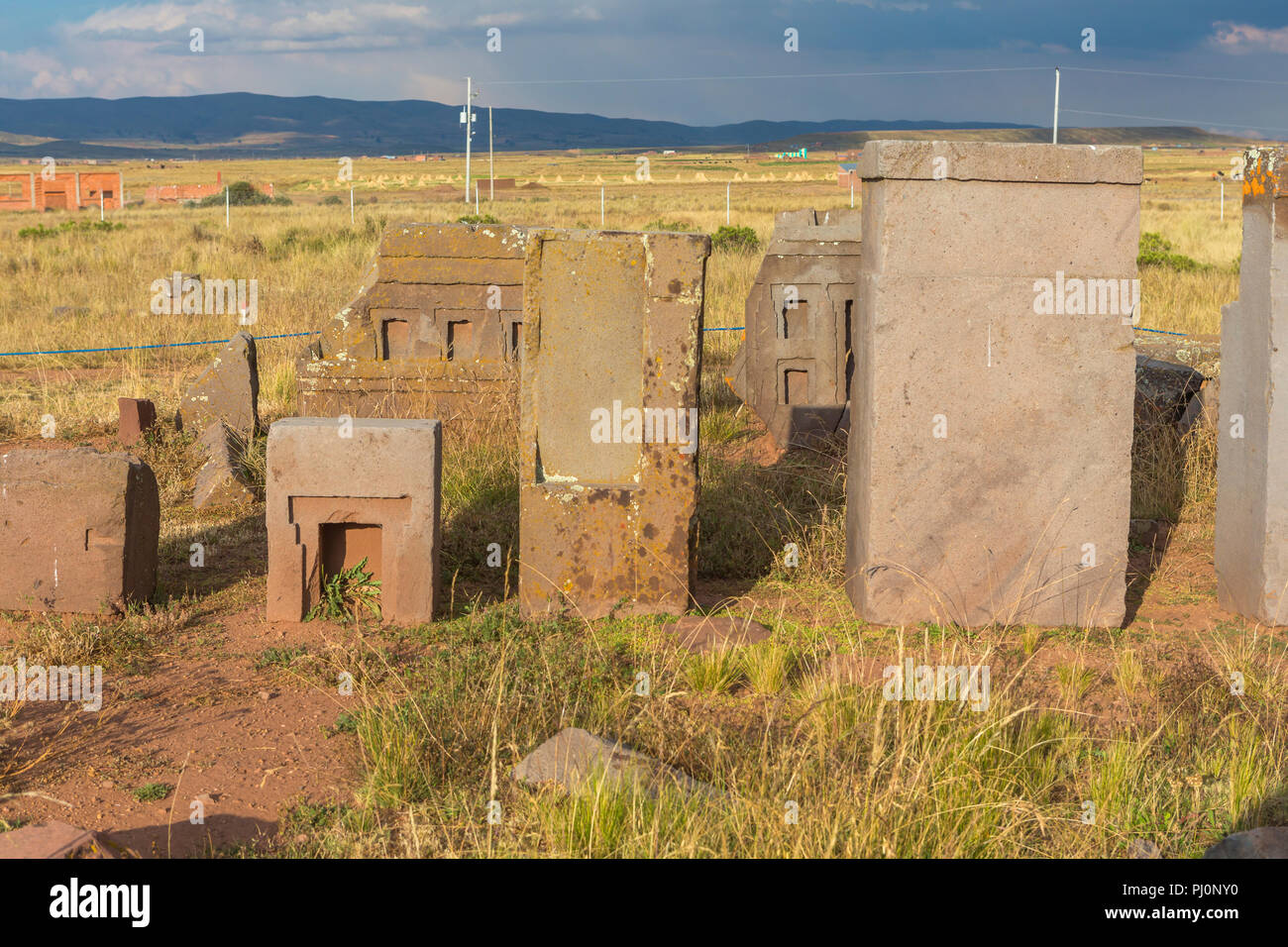 Ancient ruins, Tiwanaku, La Paz department, Bolivia Stock Photo - Alamy