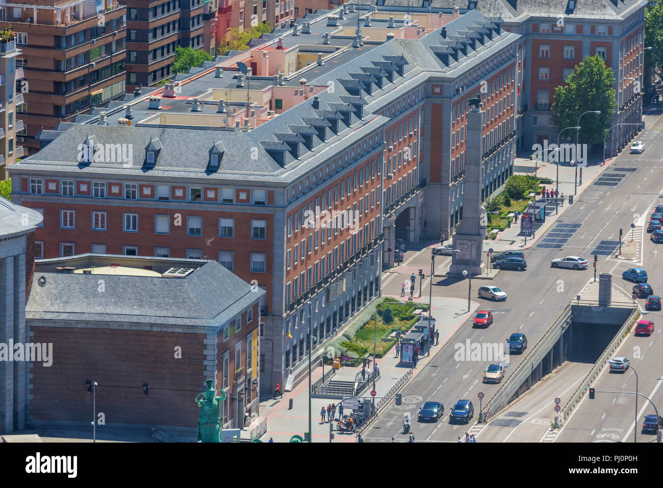Moncloa building hi-res stock photography and images - Alamy