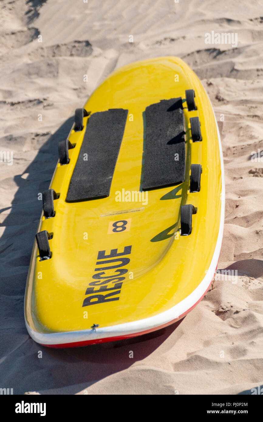 Palstic on beach hi-res stock photography and images - Alamy