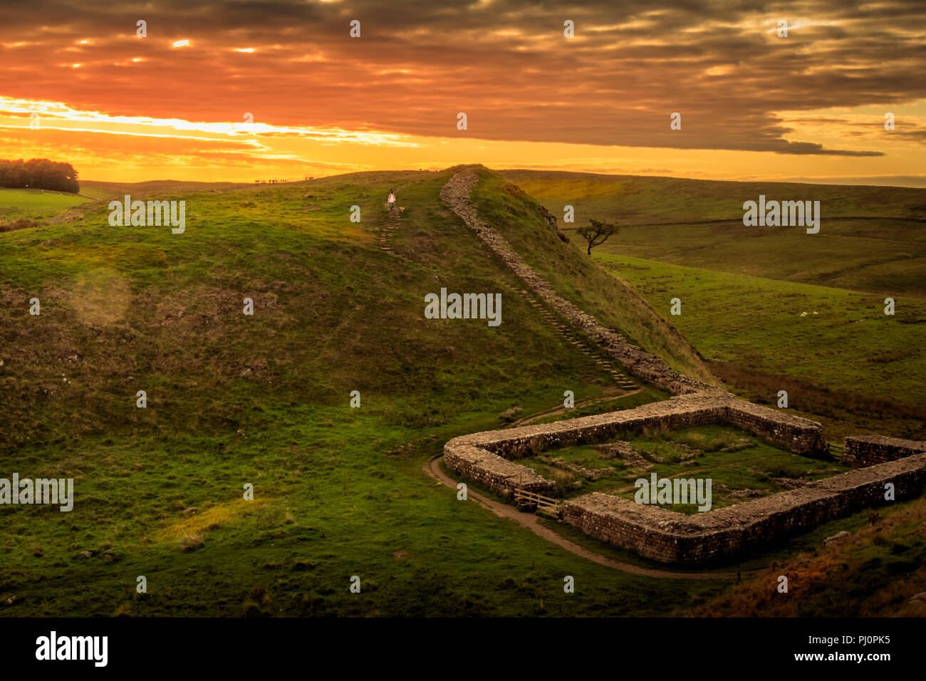 Northumberland hadrians wall sunset hi-res stock photography and images ...