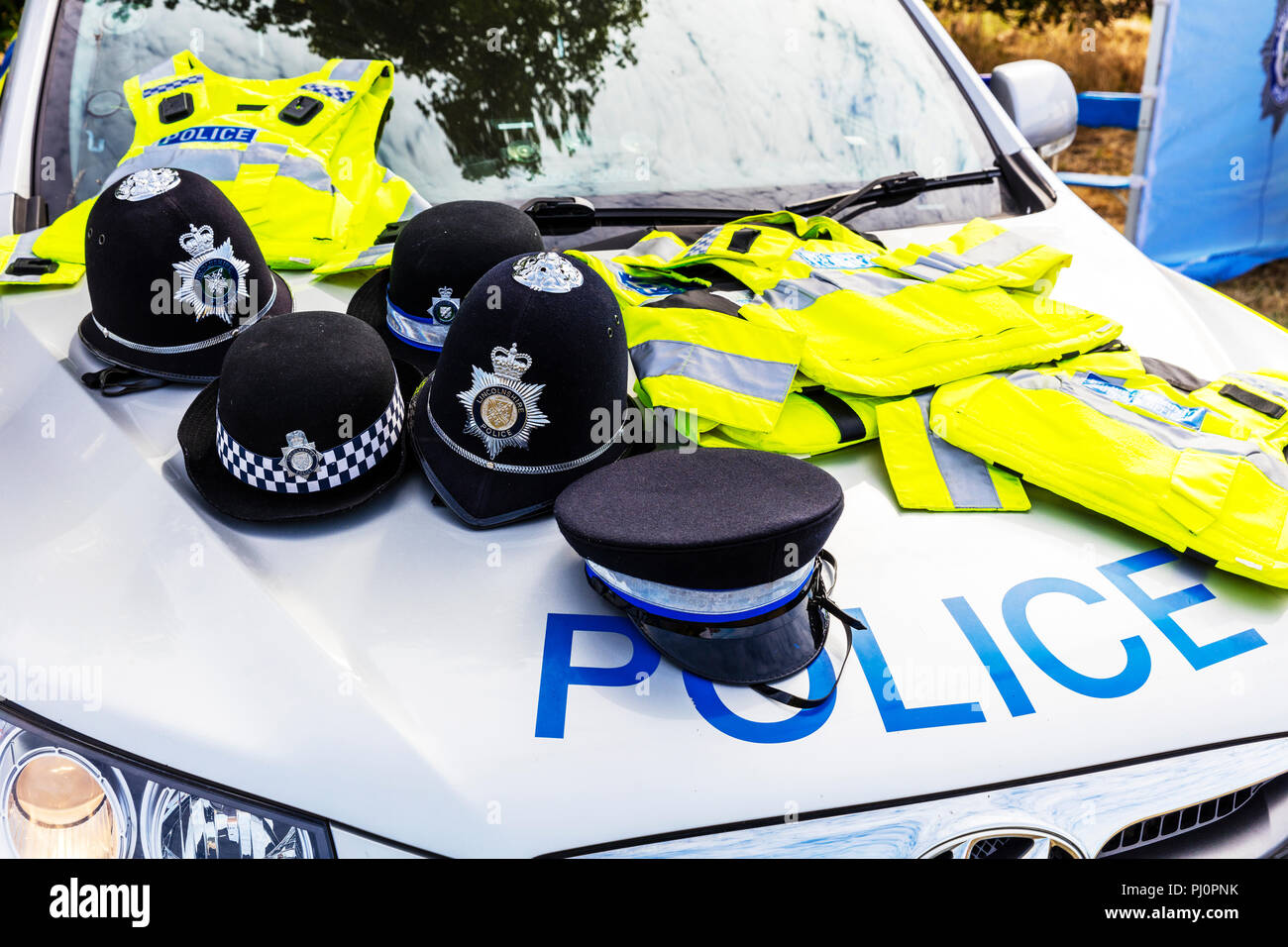 Police uniform uk hi-res stock photography and images - Alamy
