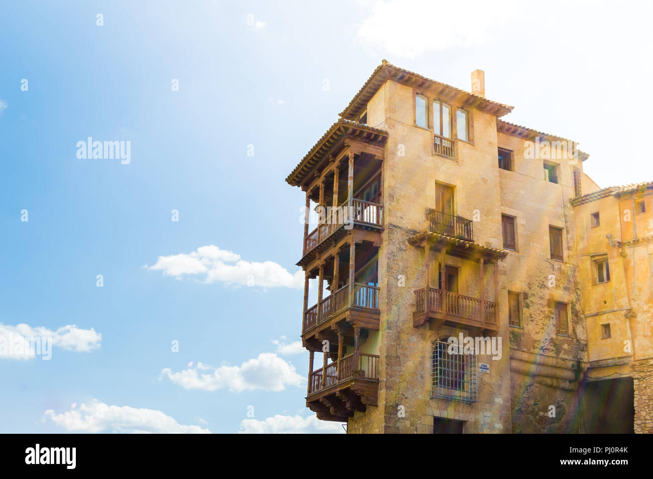 Casas colgadas hi-res stock photography and images - Alamy