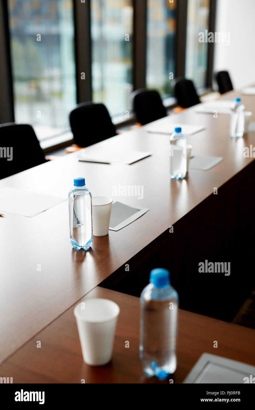 Press conference room hi-res stock photography and images - Alamy