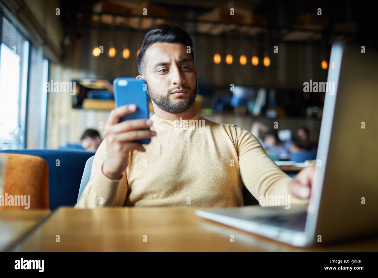 Using gadgets hi-res stock photography and images - Alamy