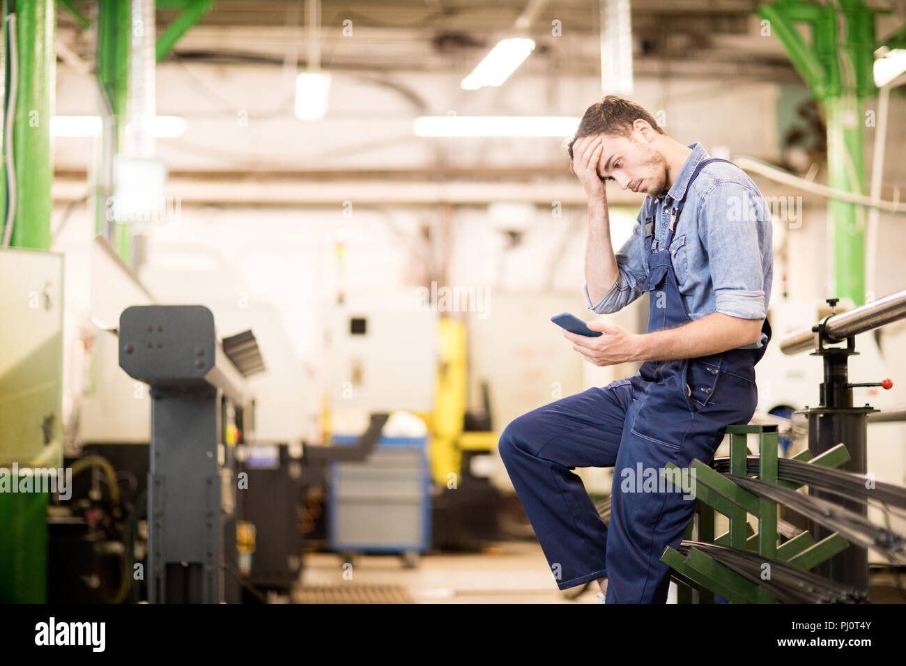 Confused trainee hi-res stock photography and images - Alamy