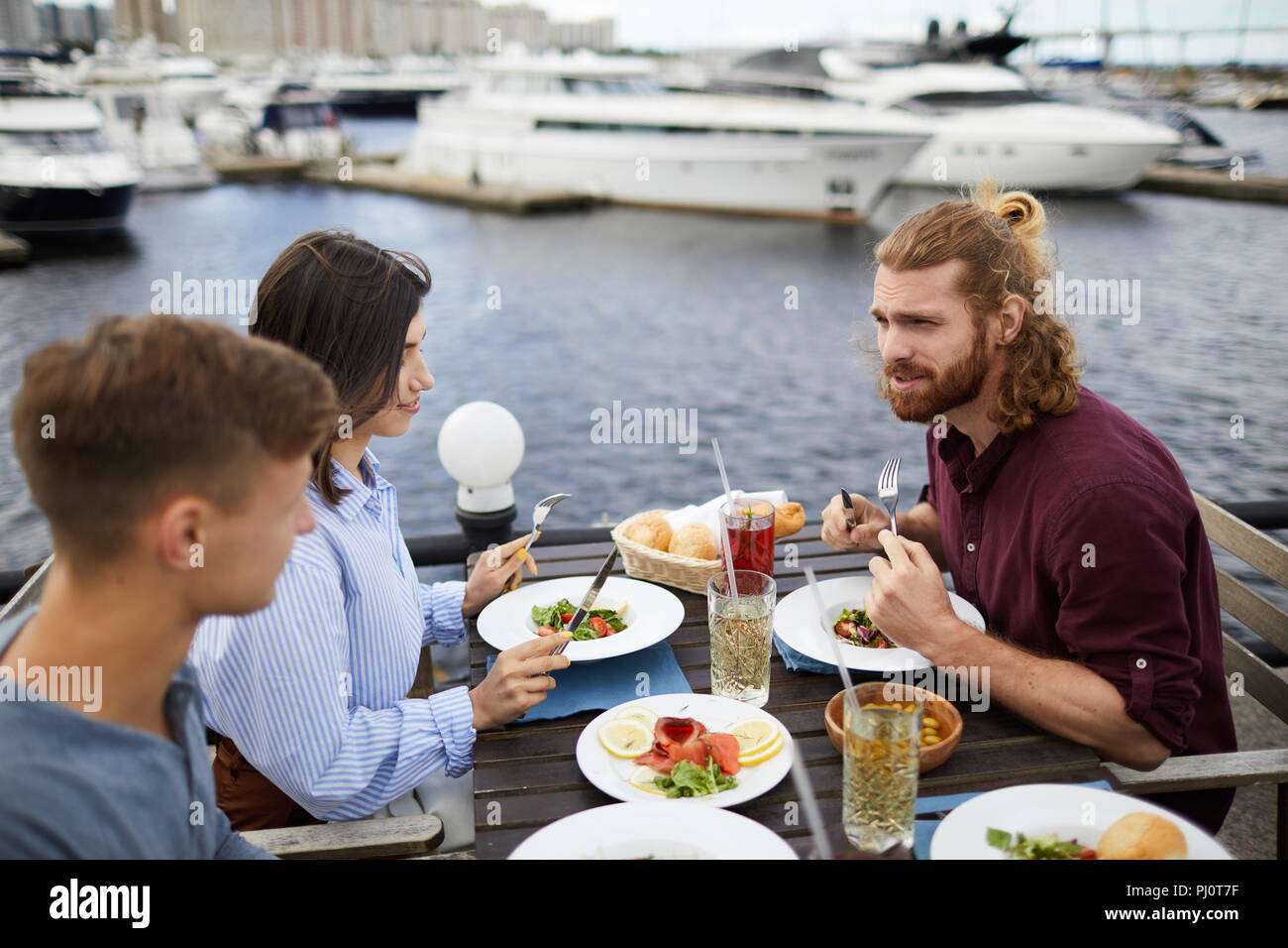 Waterside riverside hi-res stock photography and images - Alamy