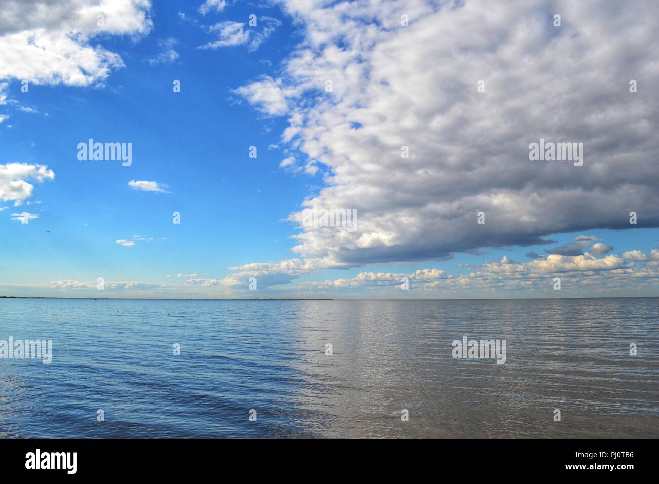 Where the sky and the sea meet Stock Photo - Alamy