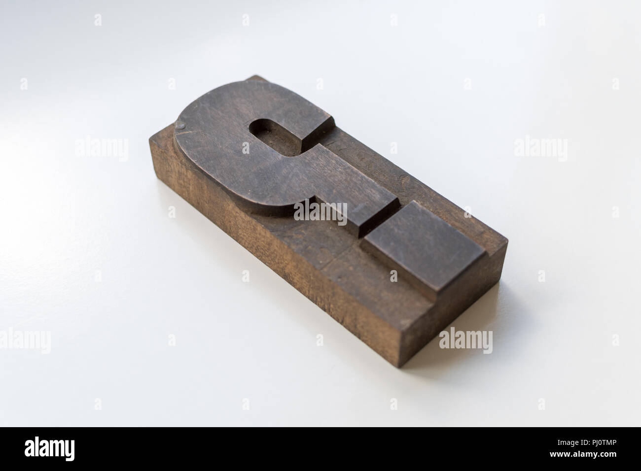Question mark block hi-res stock photography and images - Alamy